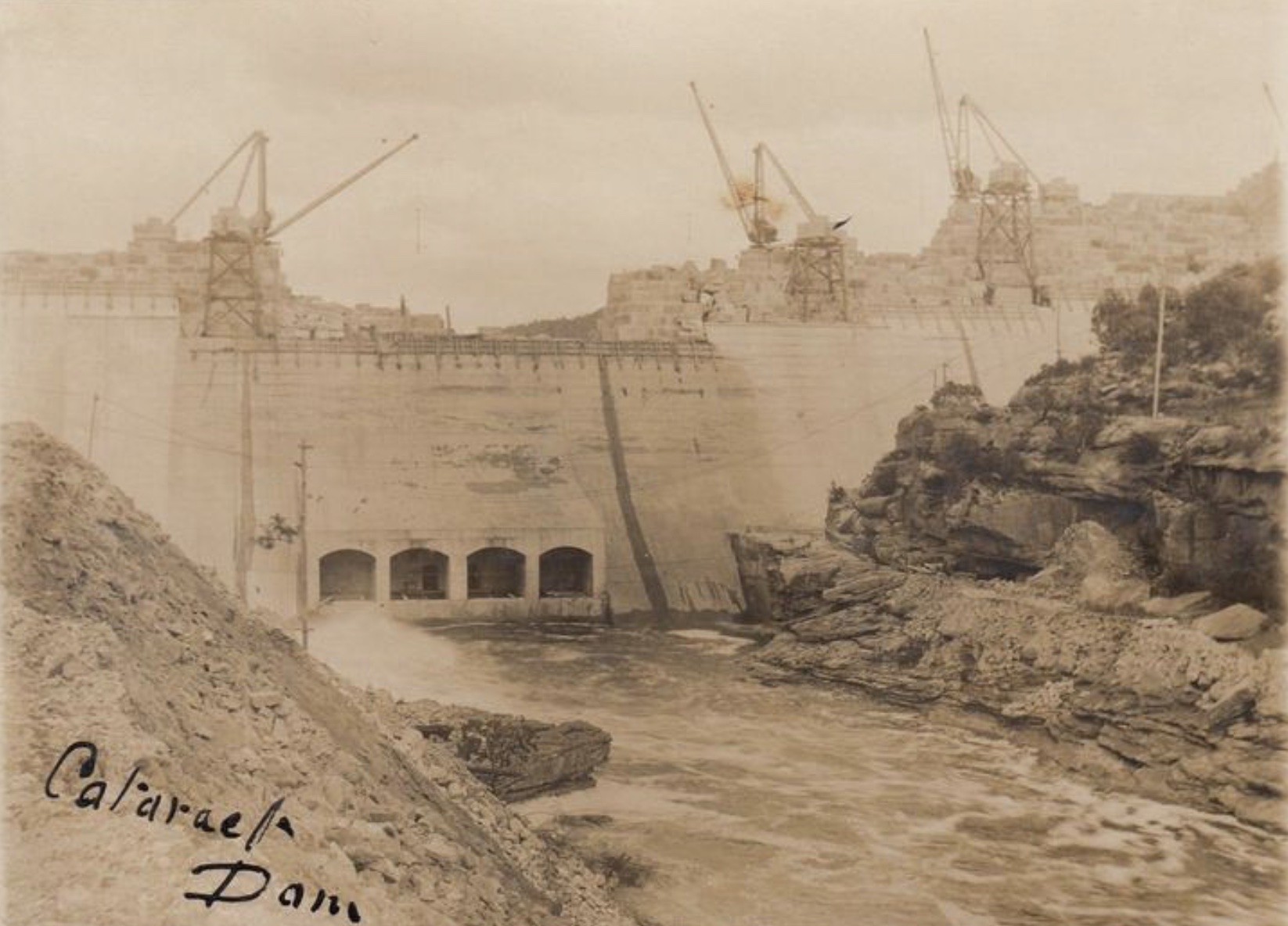 More than a mountain of concrete – building Warragamba Dam